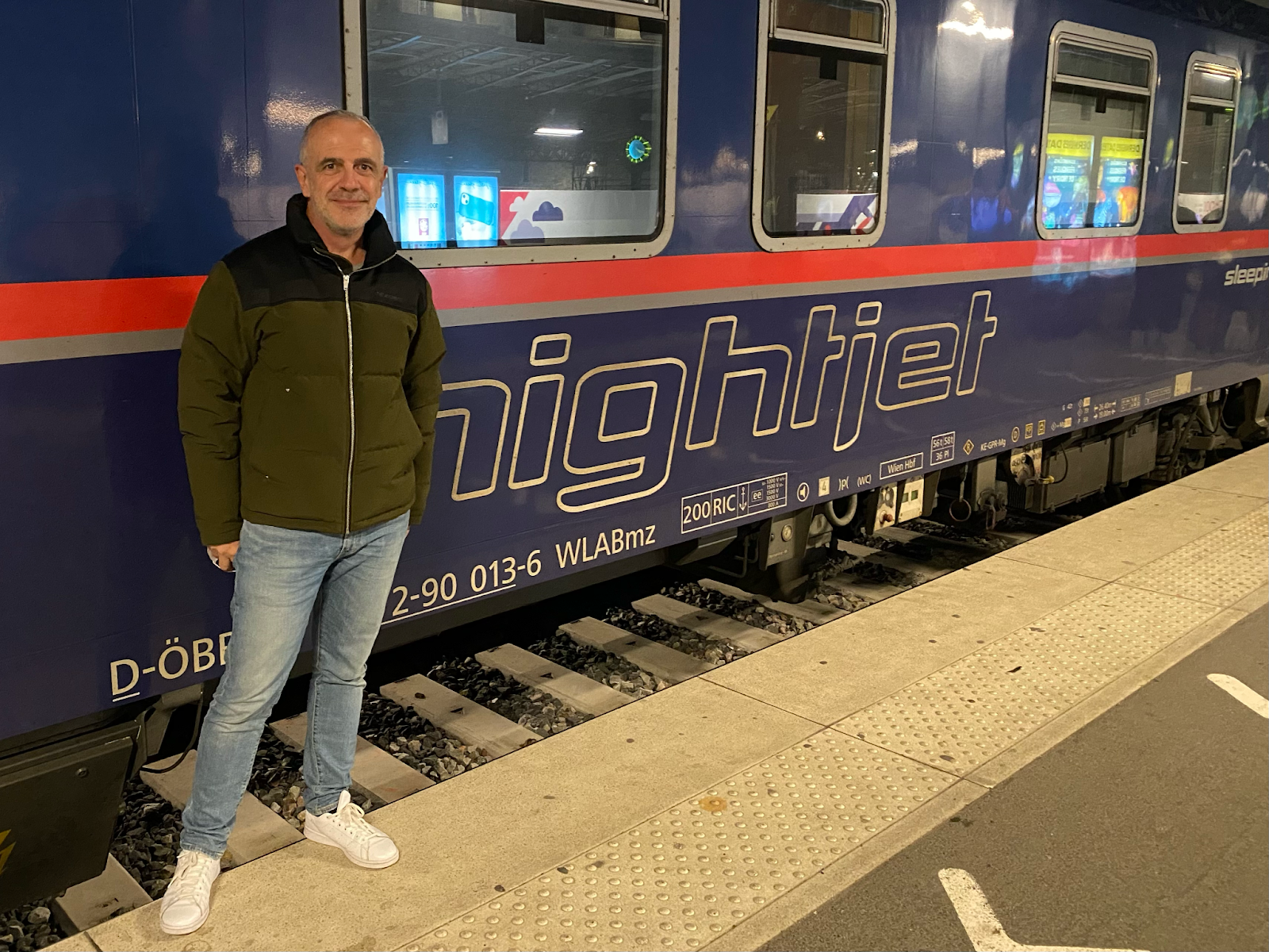 Voyager en train après 60 ans : notre guide pratique
