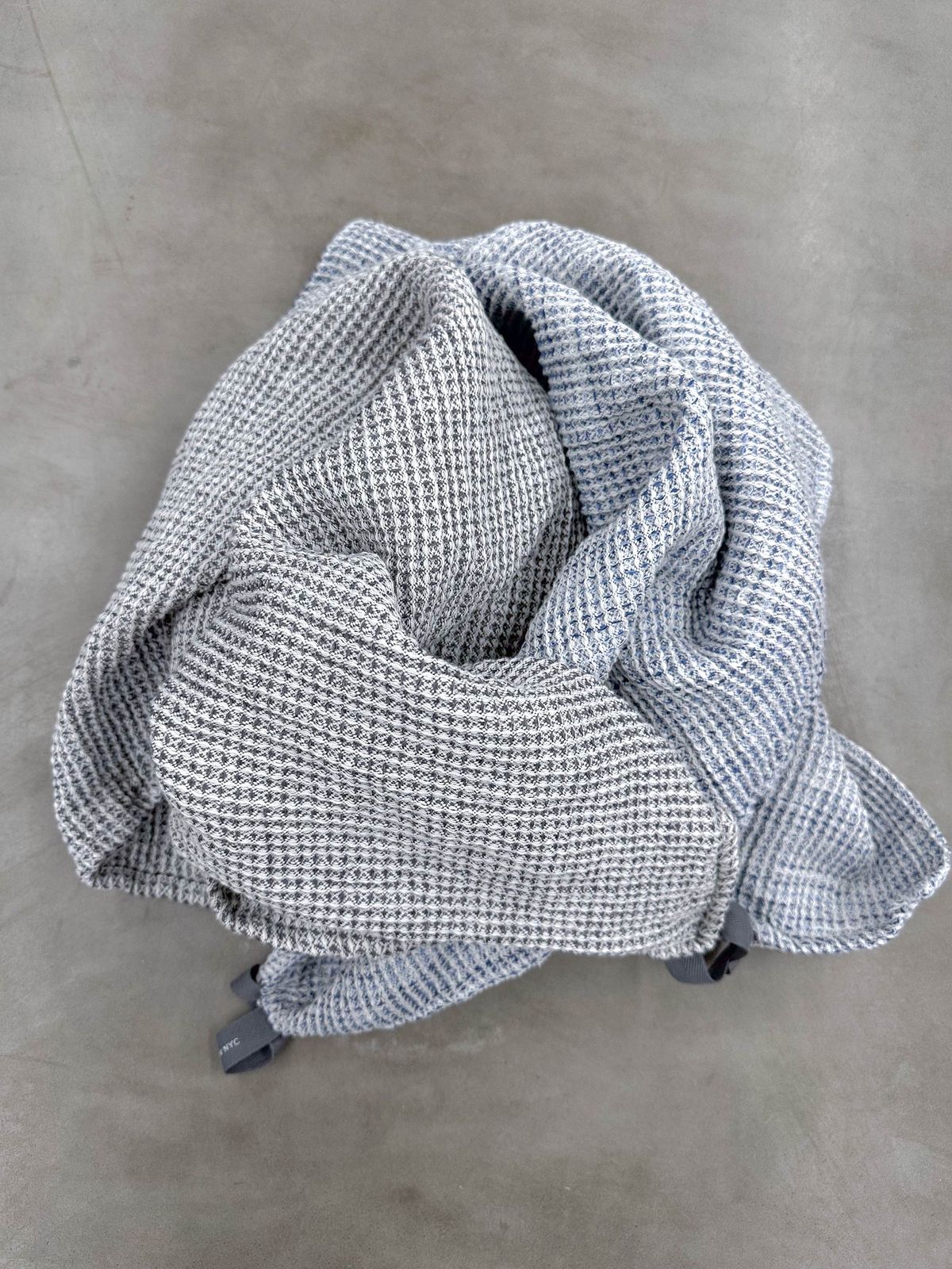 OUTLIER – Experiment 411 - Deepgrid Cottolinen Towel