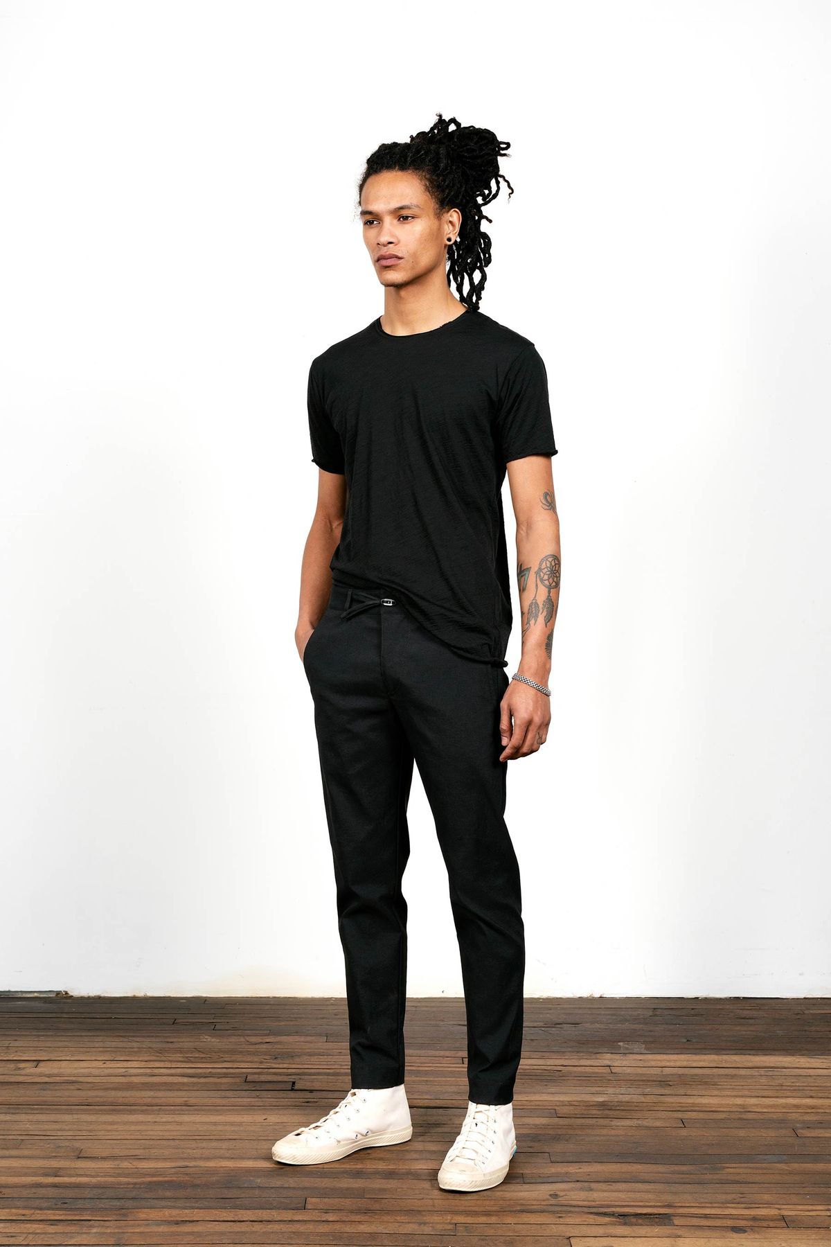 OUTLIER – Futureonethrees