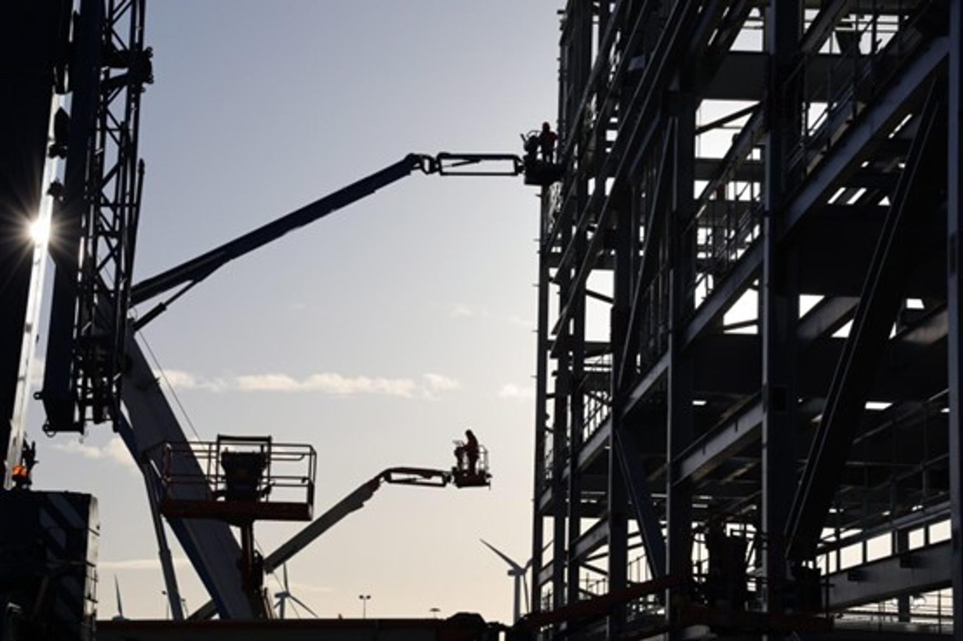 First Pillar Ceremony Unveils Start of Construction on AESC’s Second UK ...