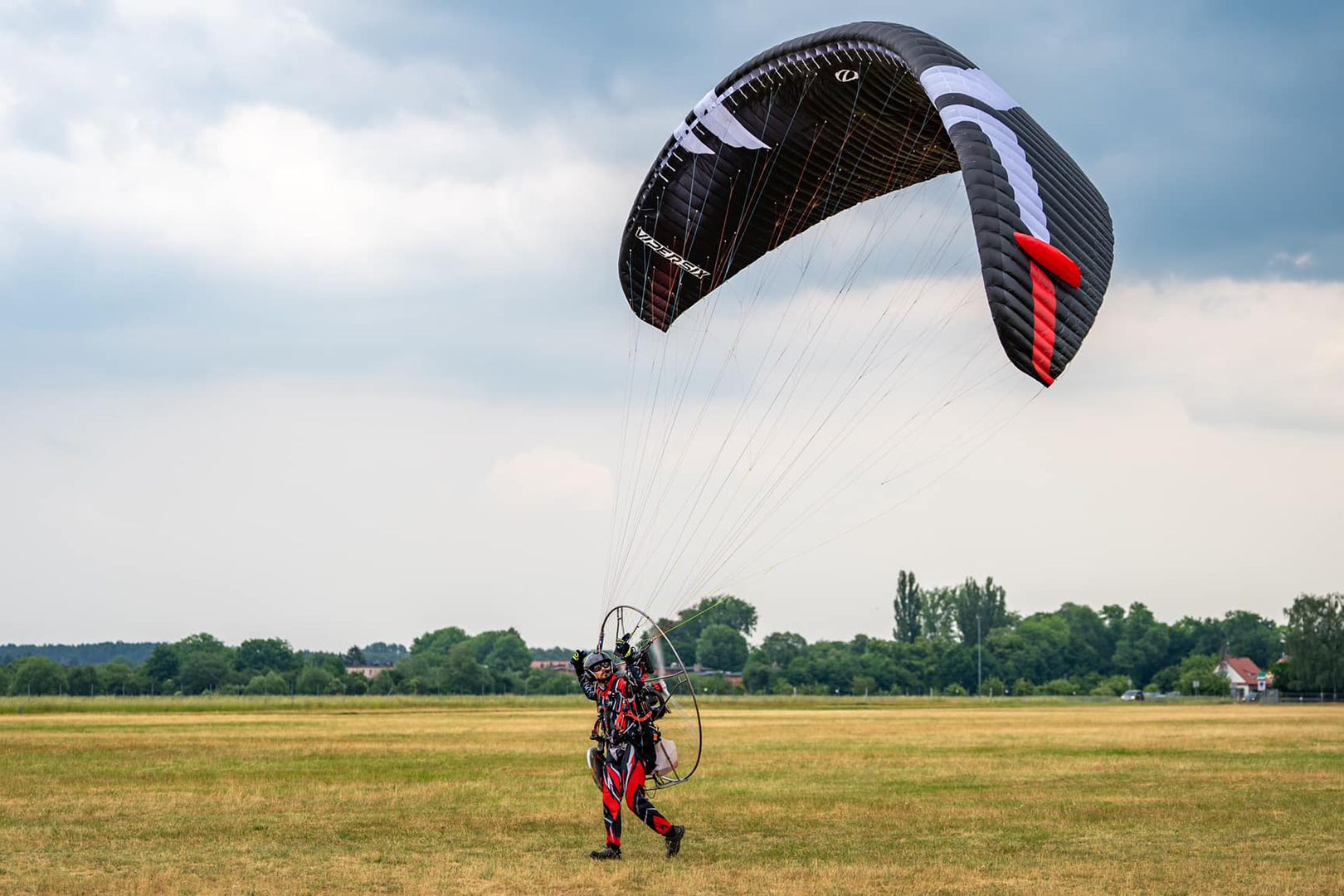 Pawel Wins Polish National Championships Flying Viper 6 | Ozone Paramotor