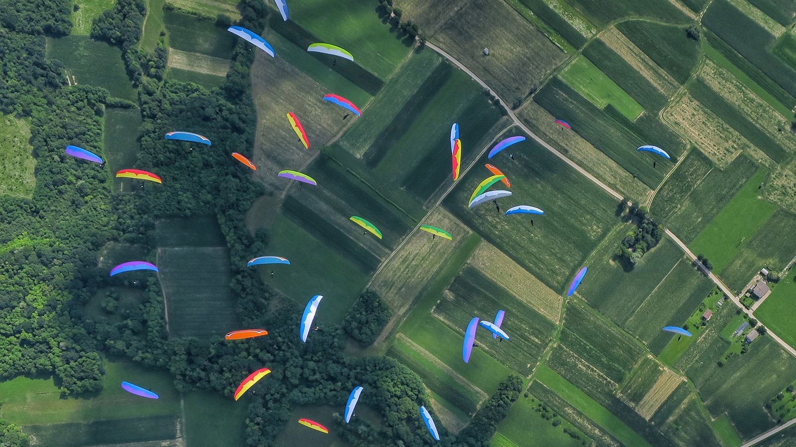 JOACHIM AND THE OZONE TEAM WIN PWC ROMANIA | Ozone Paragliders