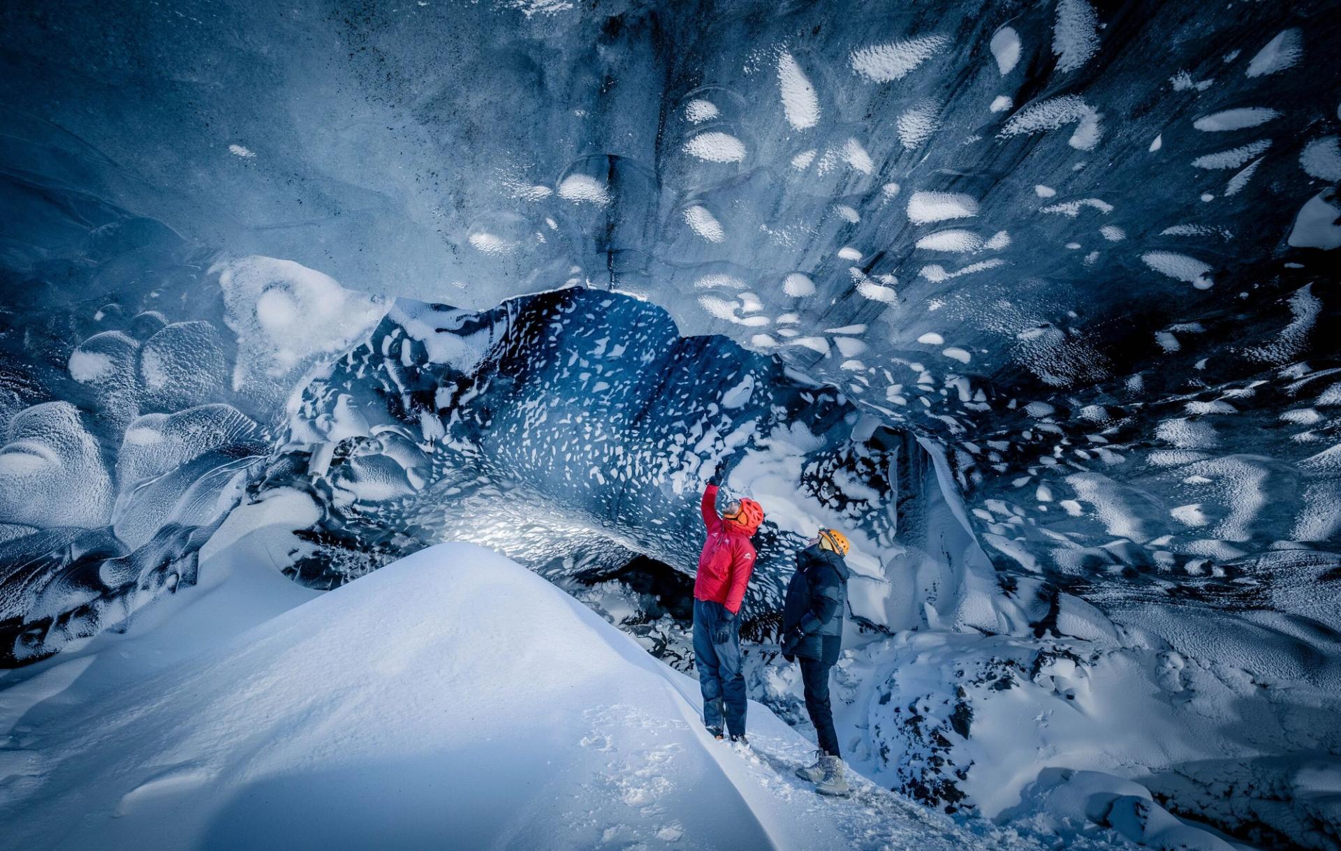 Askur Ice Cave: The Ultimate South Iceland Experience for Thrill Seekers