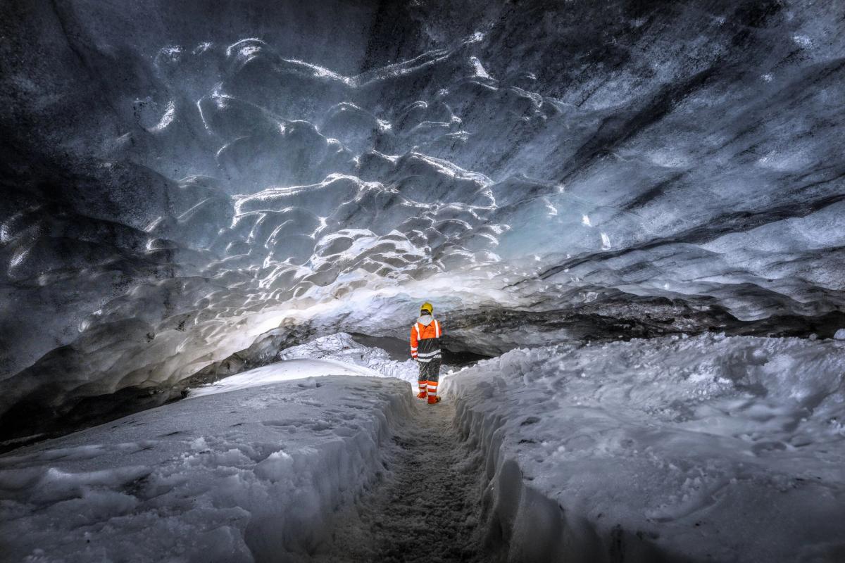 Askur Ice Cave on Mýrdalsjökull Glacier