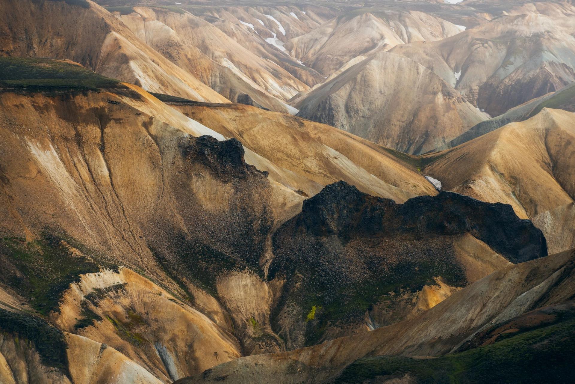 Laugavegur & Fimmvörðuháls Trek - 6-Day Icelandic Highlands Tour