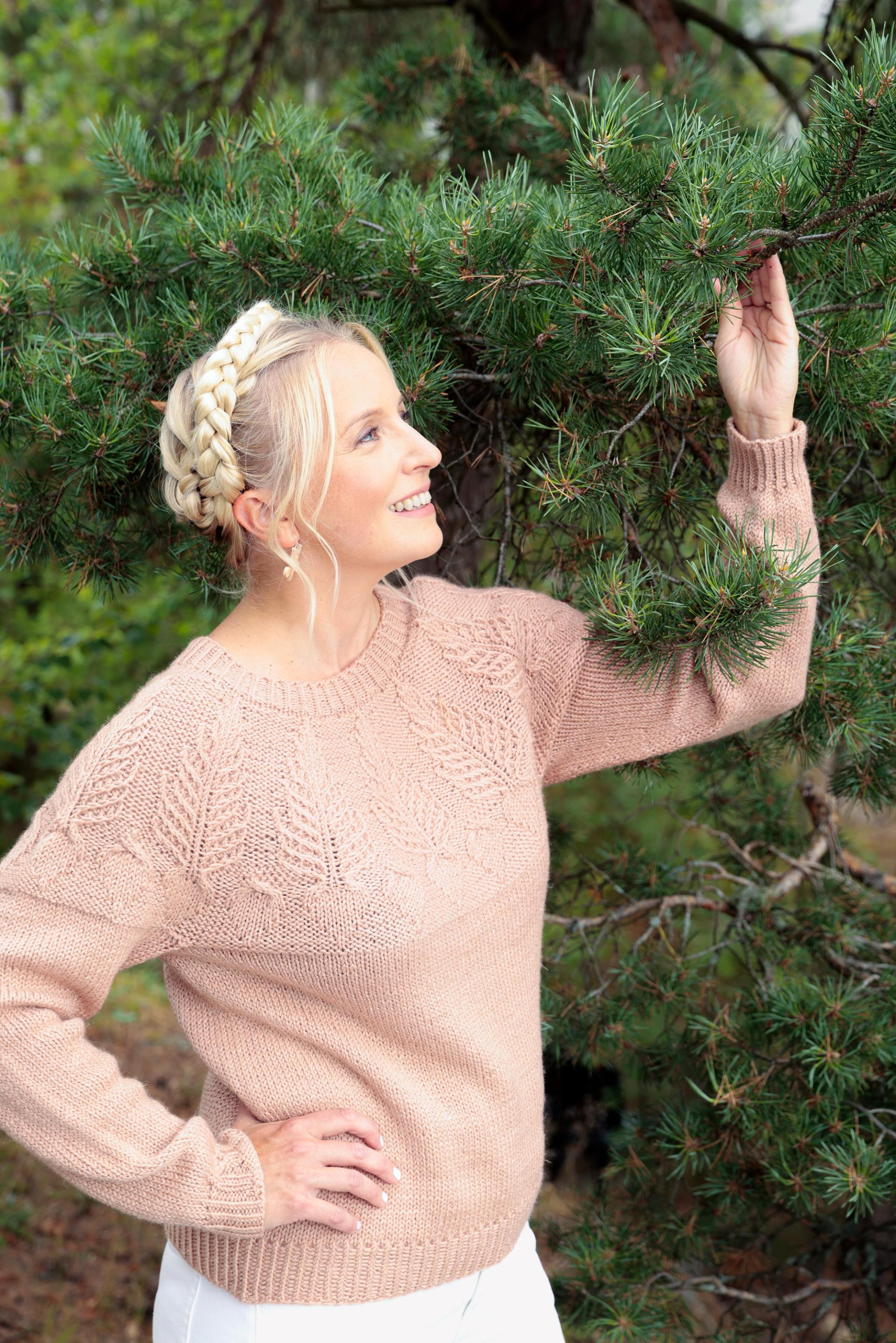 Katso ilmainen ohje! Martat 125 vuotta juhlavuoden neulepusero