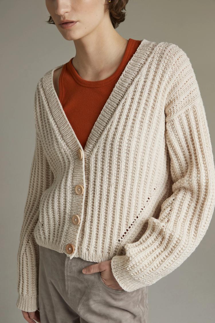 Novita Merino DK: Huoleton (Carefree) cardigan