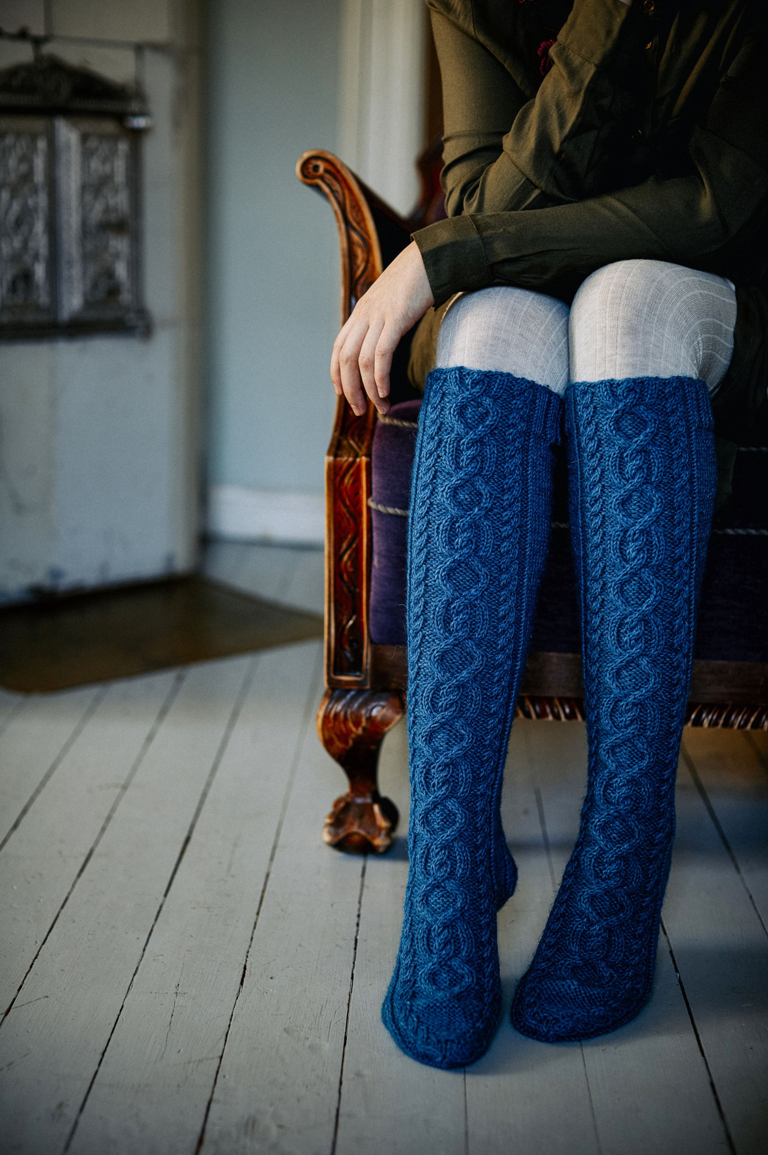 Long socks with cables Novita 7 Veljestä