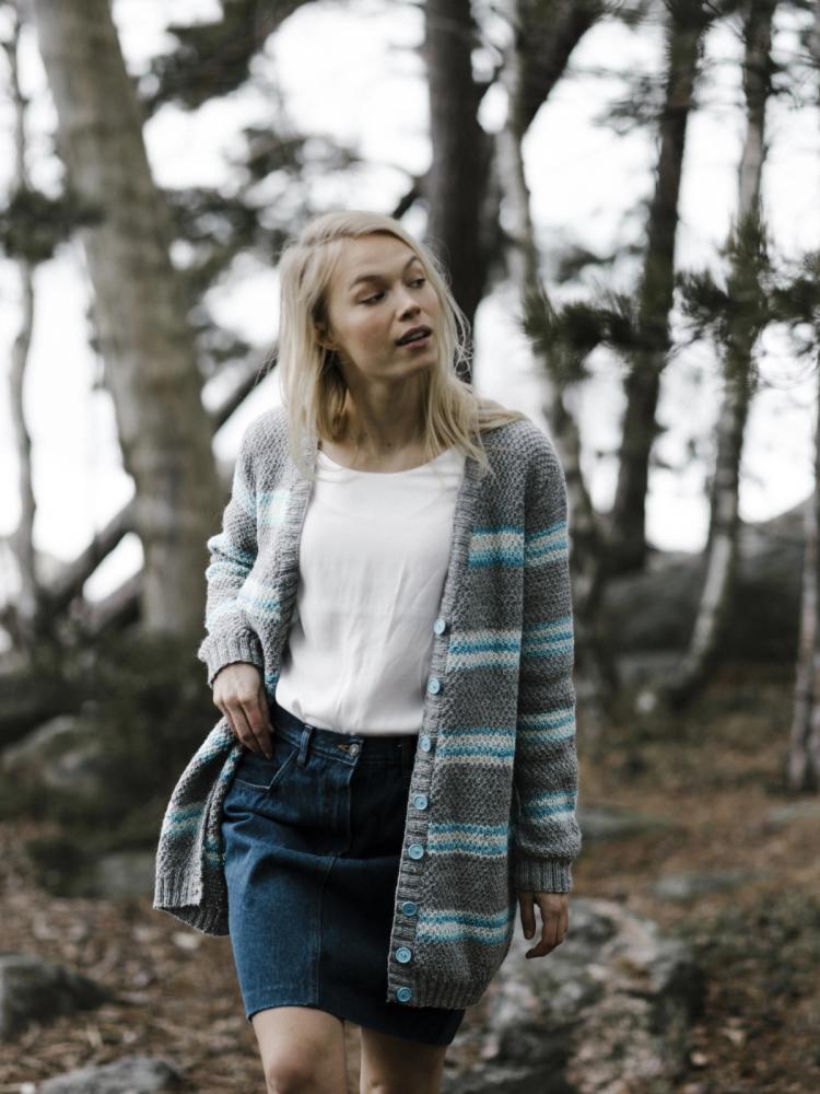 Strukturstickad damkofta Novita Nalle och Nalle Garden