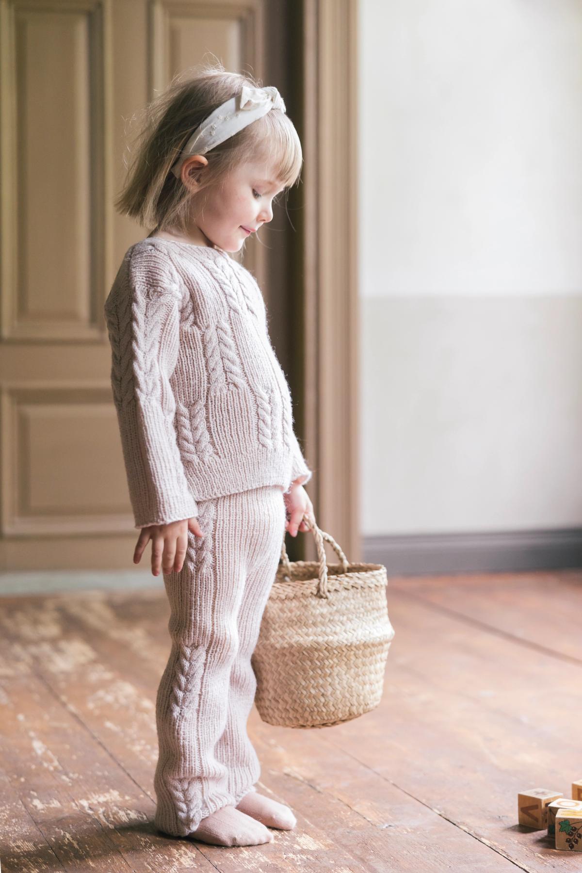 Vauvan neulotut housut Novita Wool (arkistomalli)