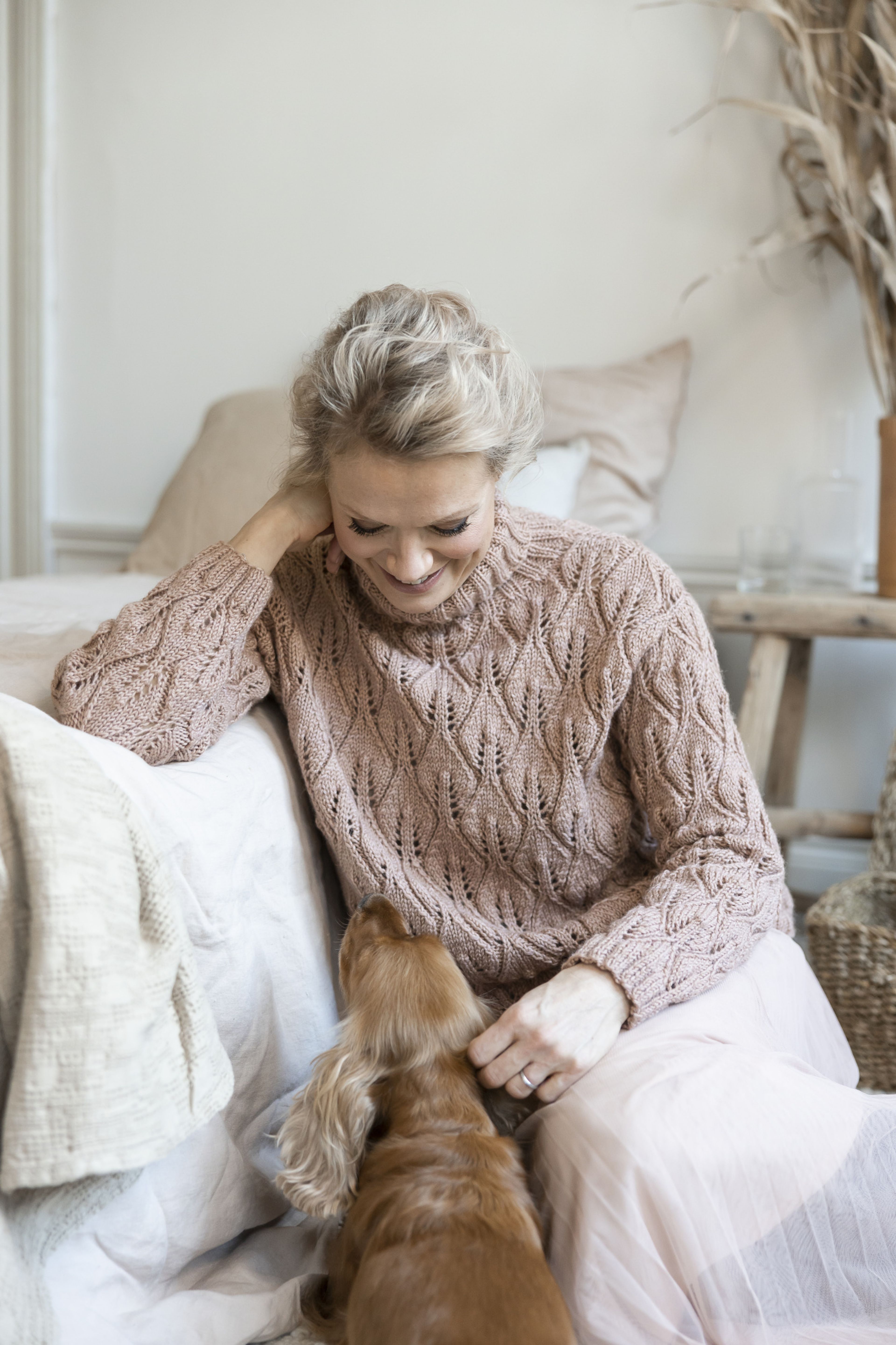 Novita 7 Veljestä Nature: Nuppu-Lace sweater