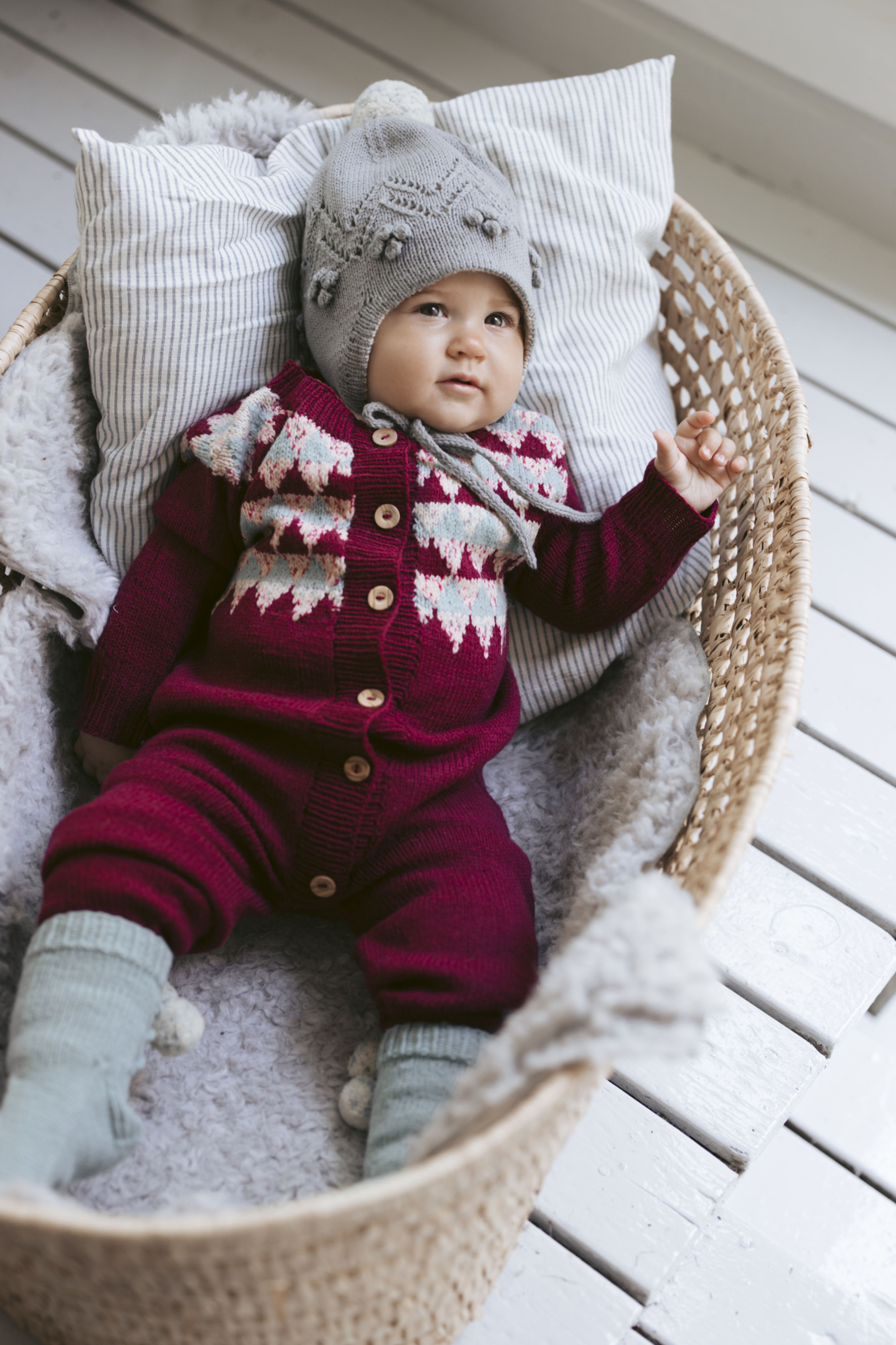 Vauvan Taika-neulehaalari