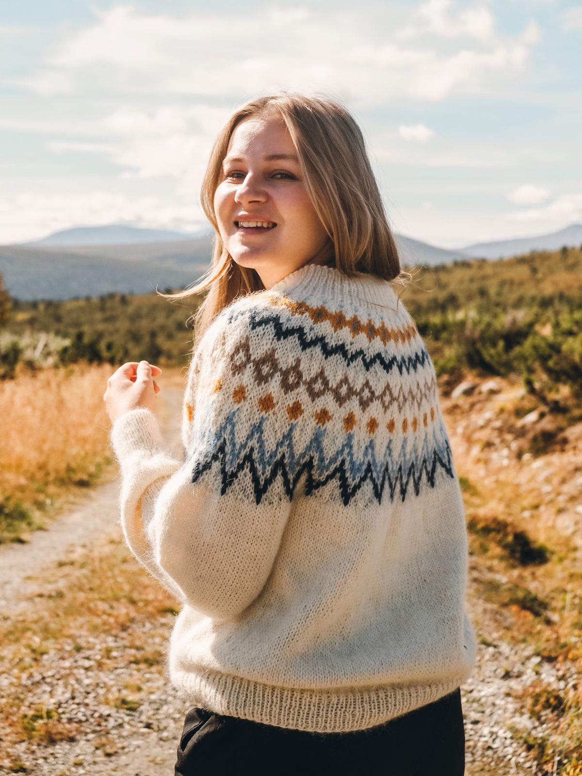 Novita Icelandic Wool: Tenna yoke sweater