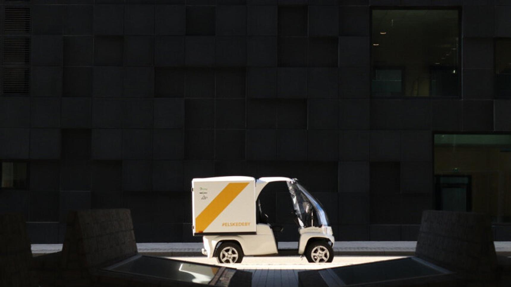 Paxster electric vehicle for last mile parcel delivery