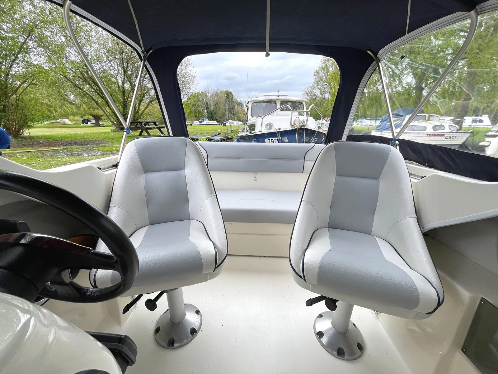 Bella 561 HT 'Bob Bob Bobbin' | Luxe Yachts