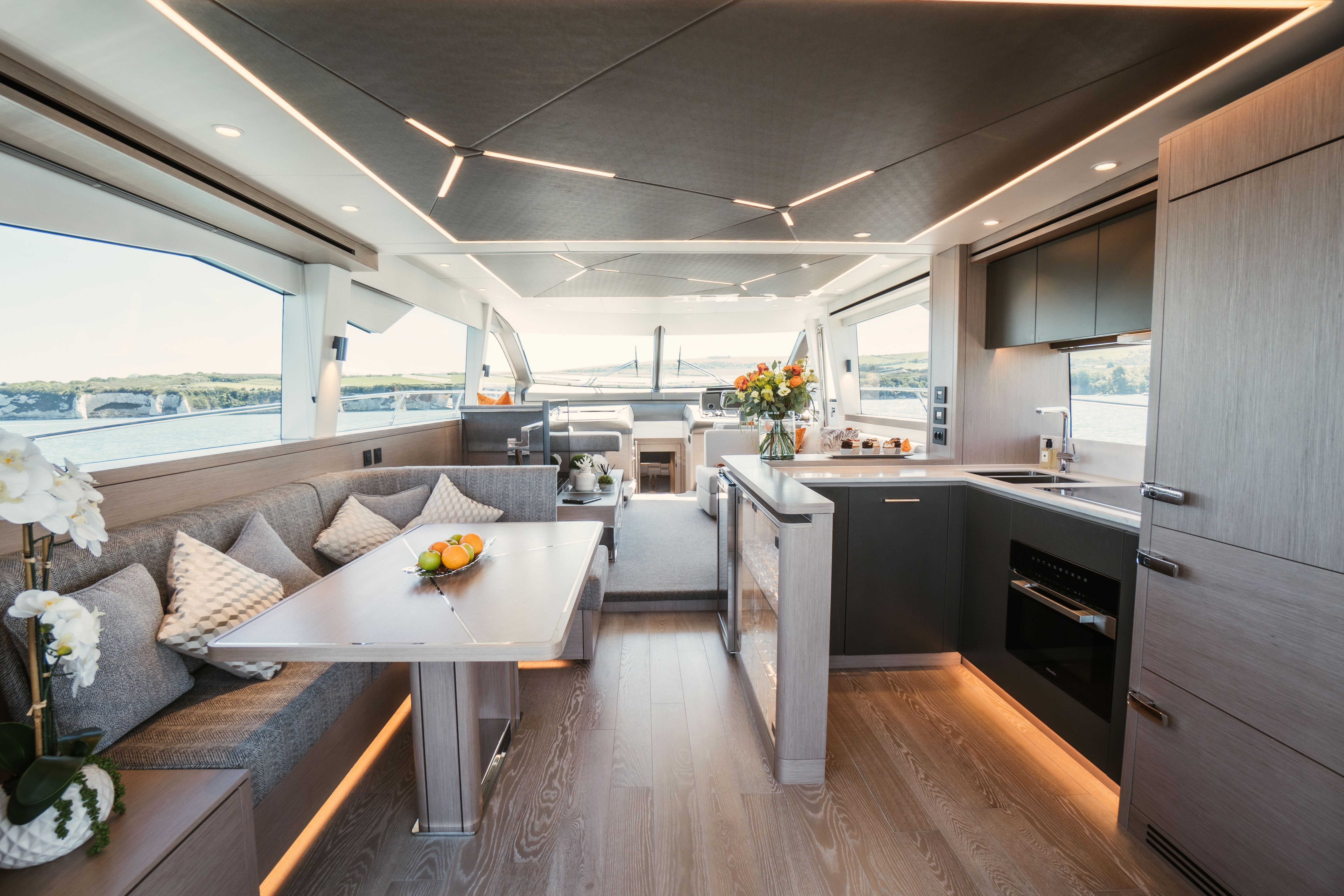 Sunseeker 76 Yacht SOLARIS | Luxe Yachts