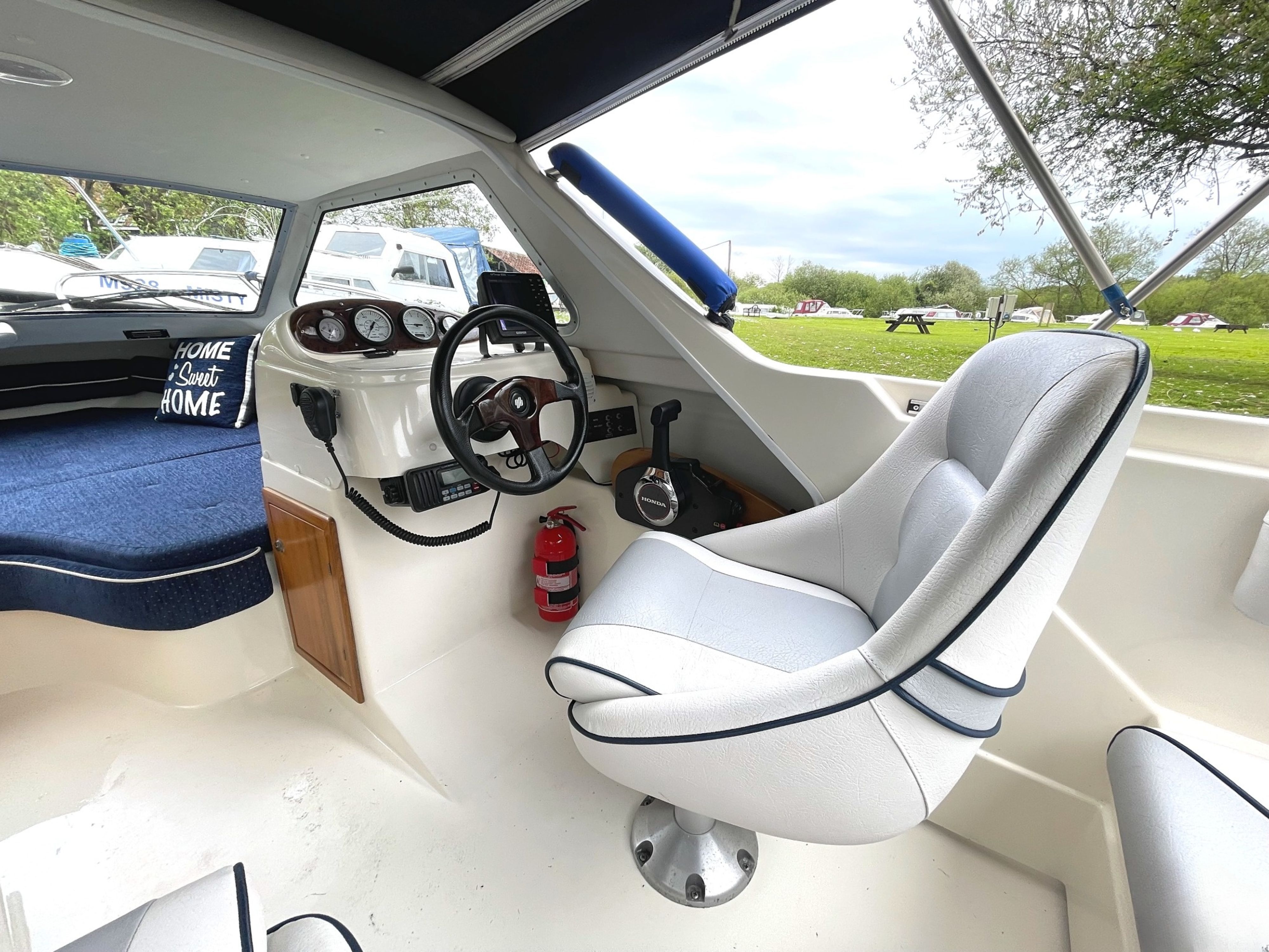 Bella 561 HT 'Bob Bob Bobbin' | Luxe Yachts