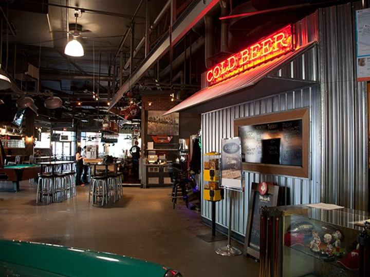 Garage Sports Bar | Canada's Alberta