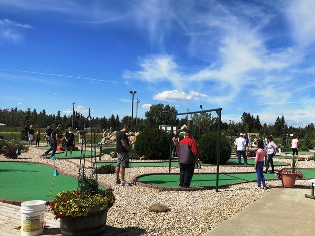 Summerland RV Park & Mini Golf | Canada's Alberta