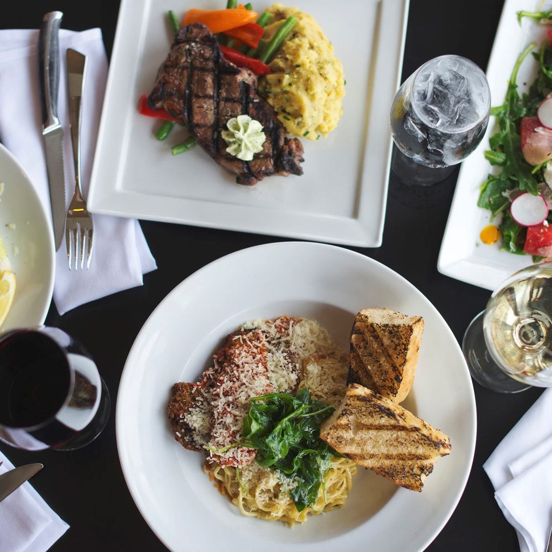 SKY 360 Restaurant & Lounge | Alberta Canada