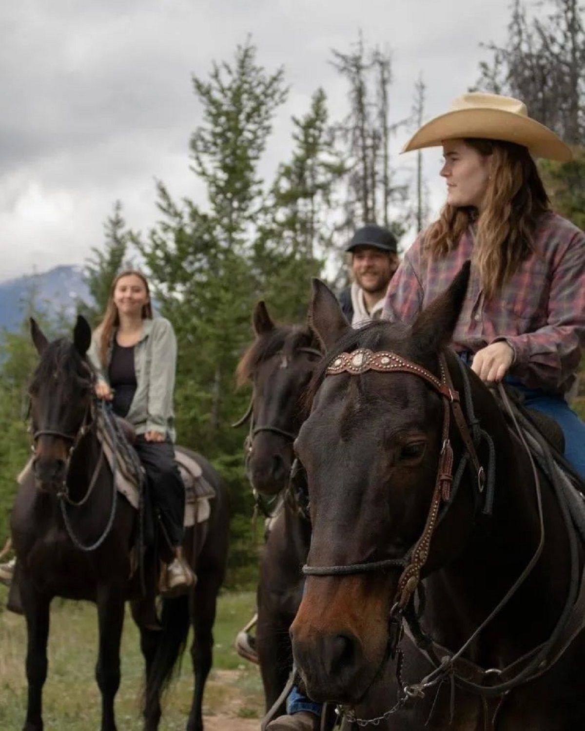 Jasper Riding Stables - Pyramid Lake | Canada's Alberta