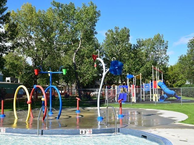 Three Hills Aquatic Centre and Splash Park | Canada's Alberta