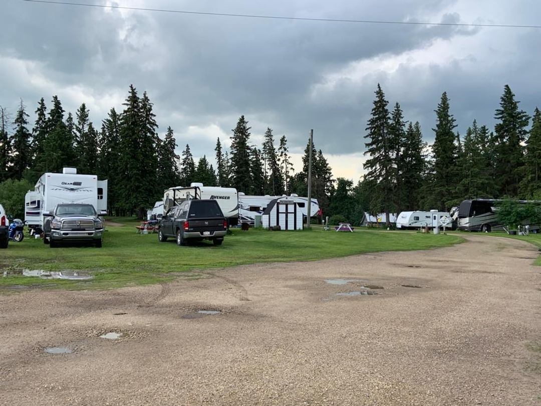 Pipestone Motel & Campground | Canada's Alberta