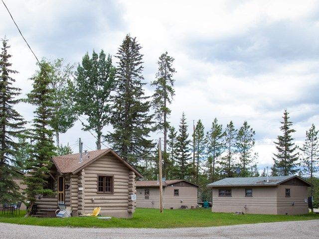 Cougar Creek Cabins & Campground | Canada's Alberta