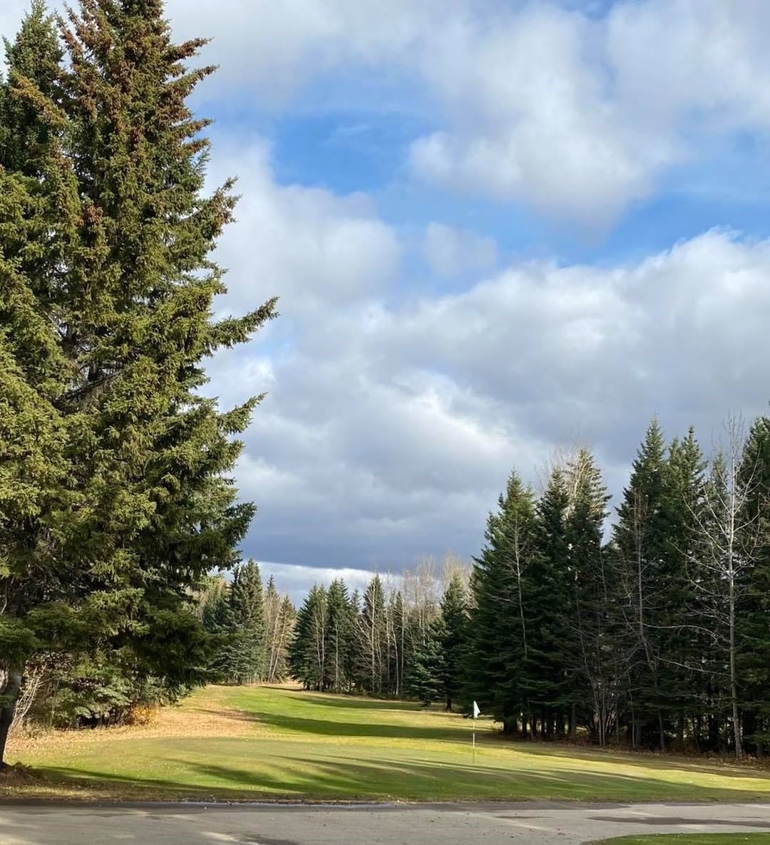 Grovedale Golf & Country Club Campground | Alberta Canada