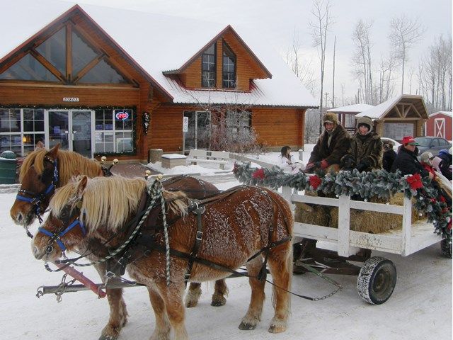 Mackenzie Crossroad Visitors Centre | Canada's Alberta