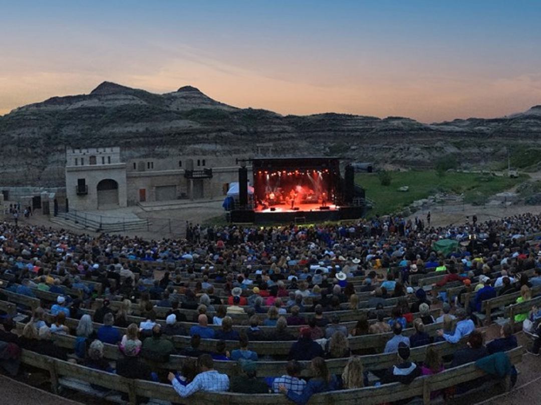 Badlands Amphitheatre | Canada's Alberta