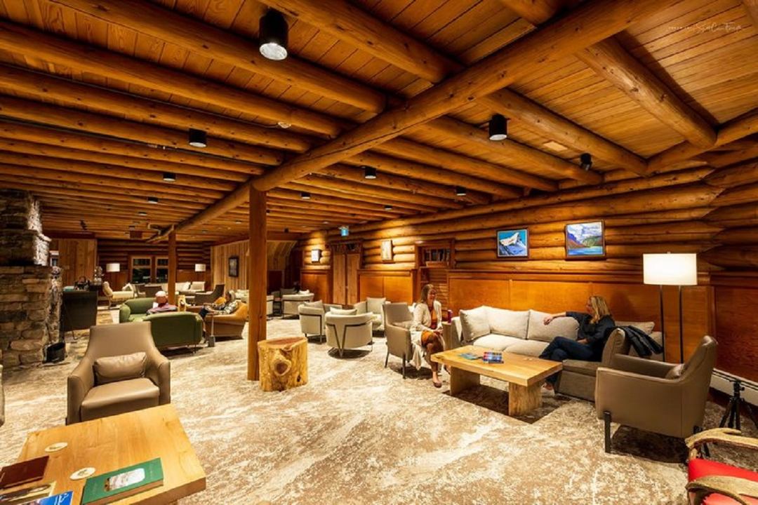 The Lodge at Bow Lake | Alberta Canada