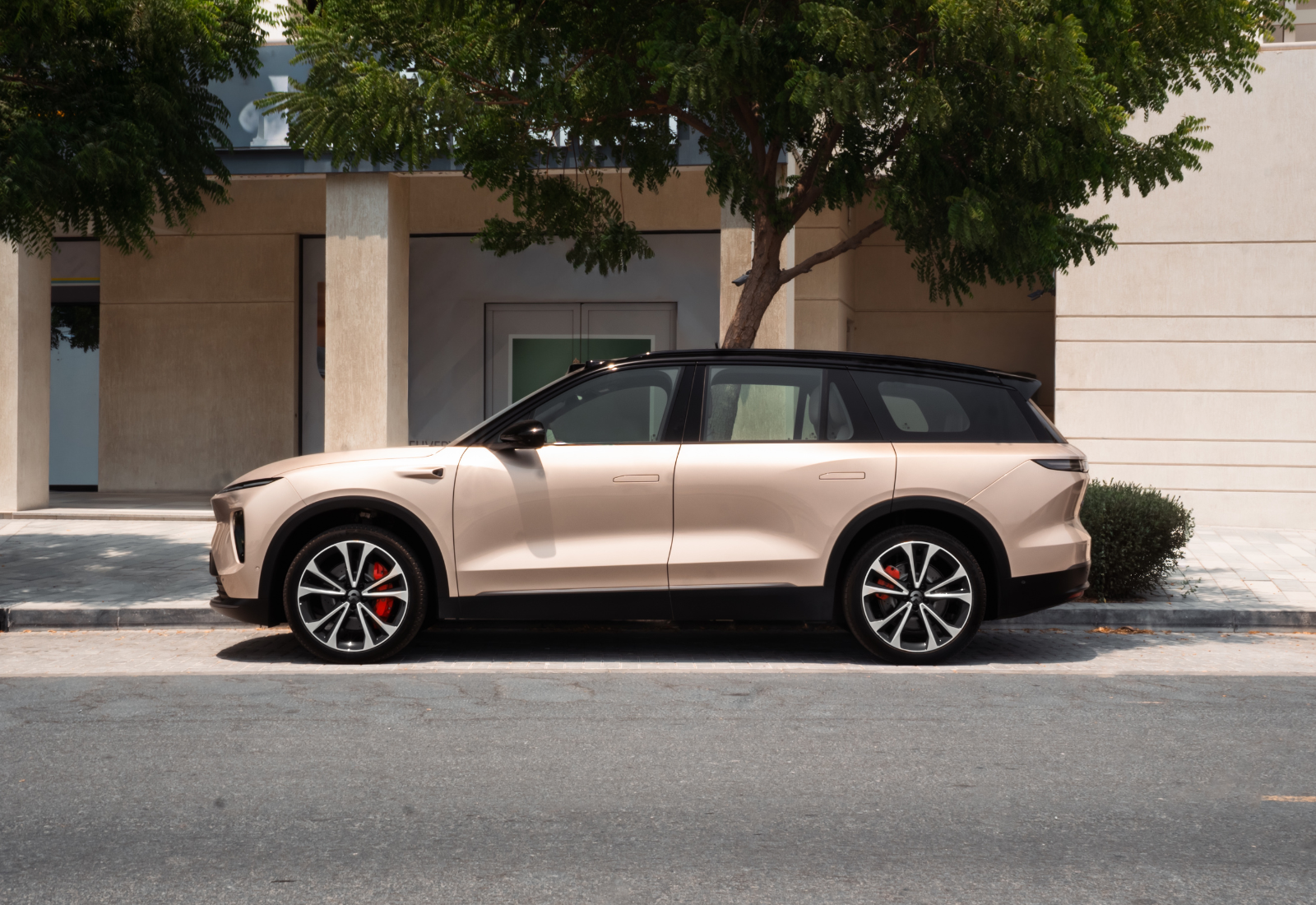 NIO Inc. Achieves Record Deliveries in September and Q3 2025 | NIO
