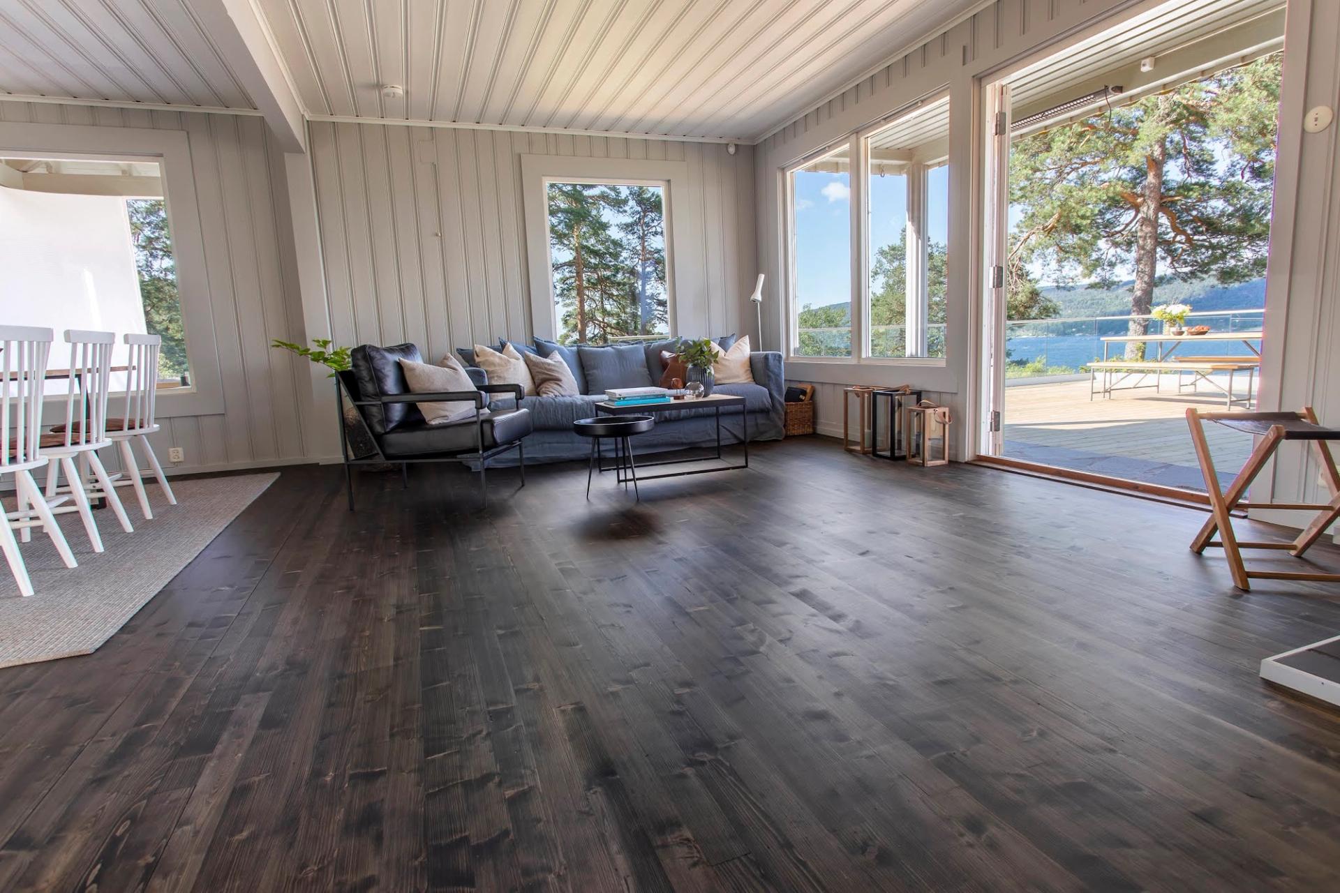 Slik oljer du tregulv og parkett | Jernia