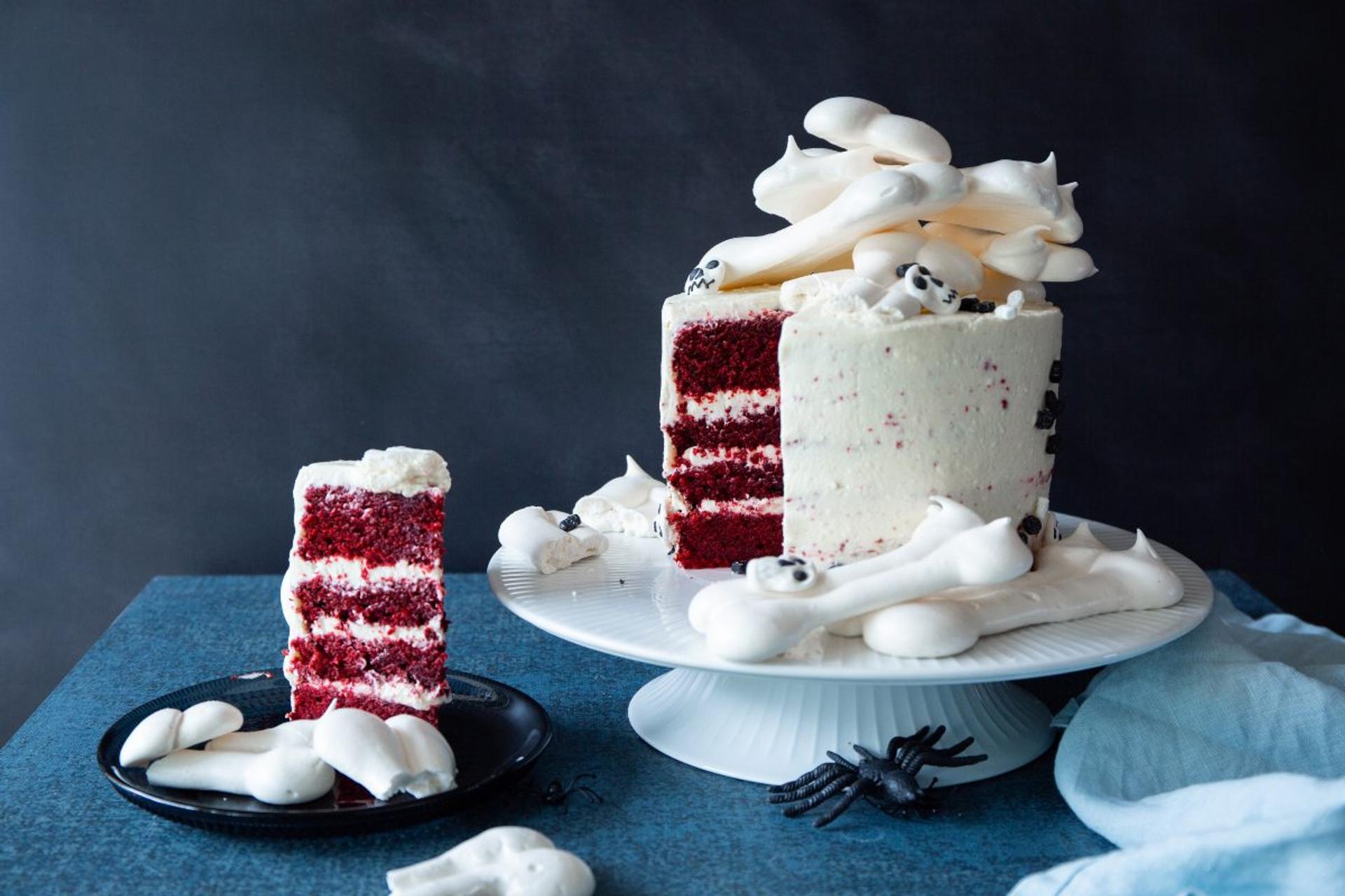 Se hvordan Red Velvet blir en imponerende Halloween kake | Jernia