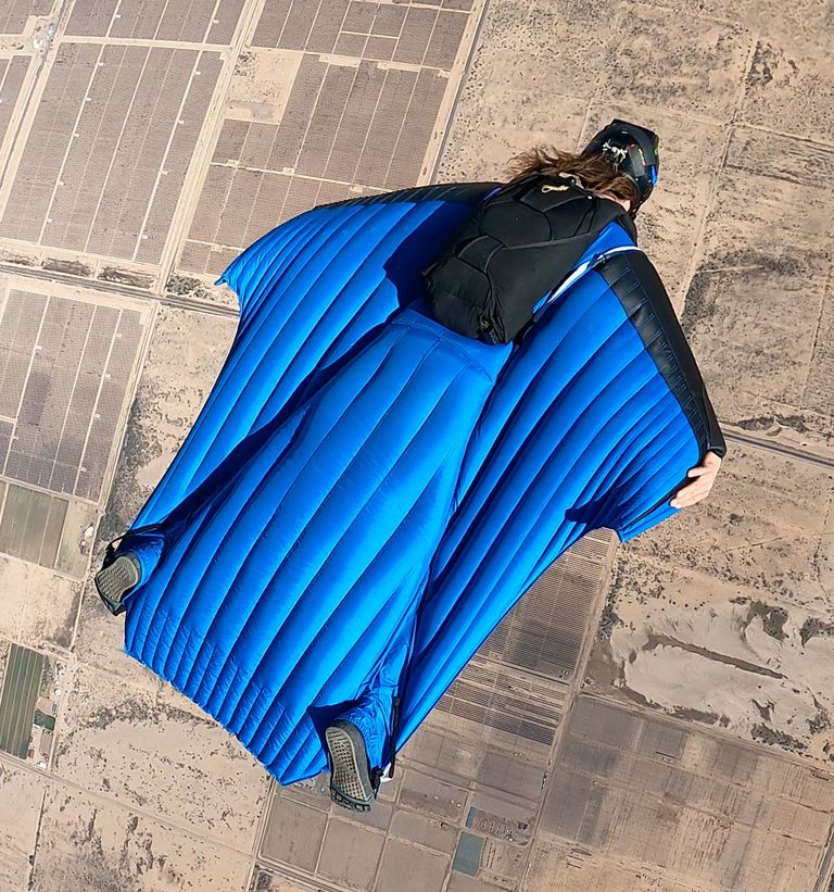 Wingsuit and Base Jumping Equipment: AURA 5 | Squirrel