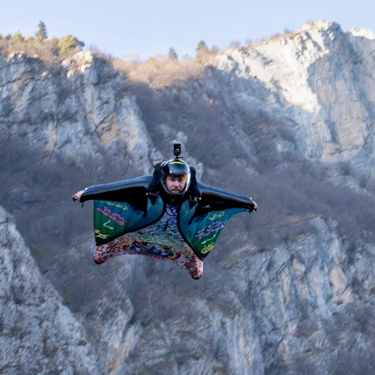 Wingsuit and Base Jumping Equipment: C-BASE | Squirrel