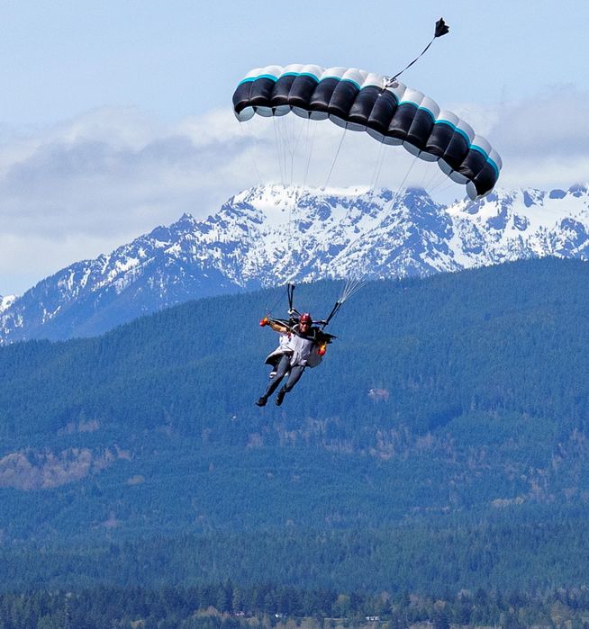 Wingsuit skydiving parachute: Epicene Pro 2 | Squirrel