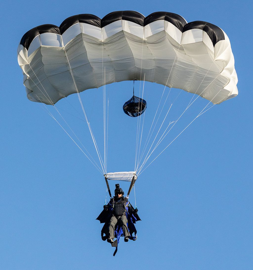 BASE jumping gear: BASE jumping parachute: 5-Lite | Squirrel squirrel ...