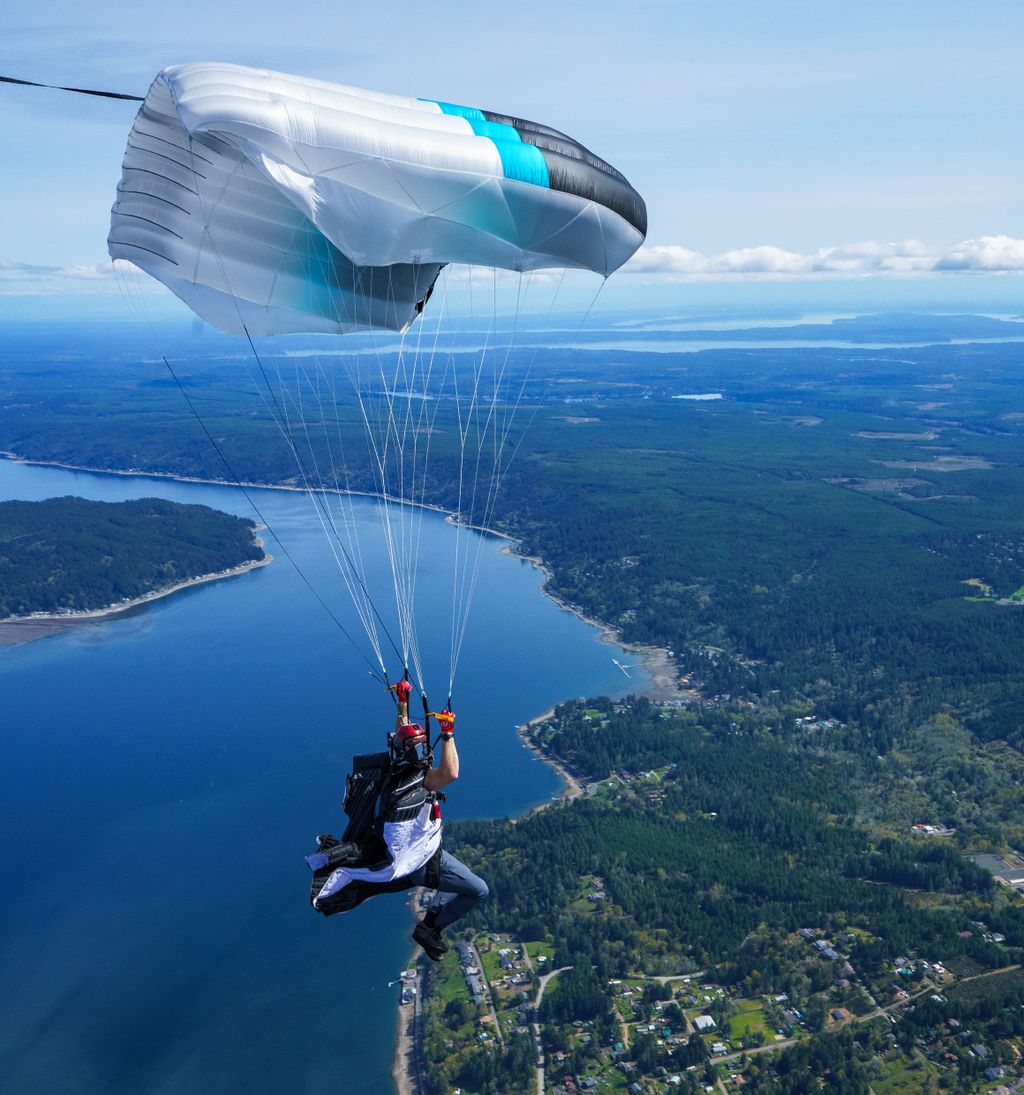 Wingsuit skydiving parachute: Epicene Pro 2 | Squirrel