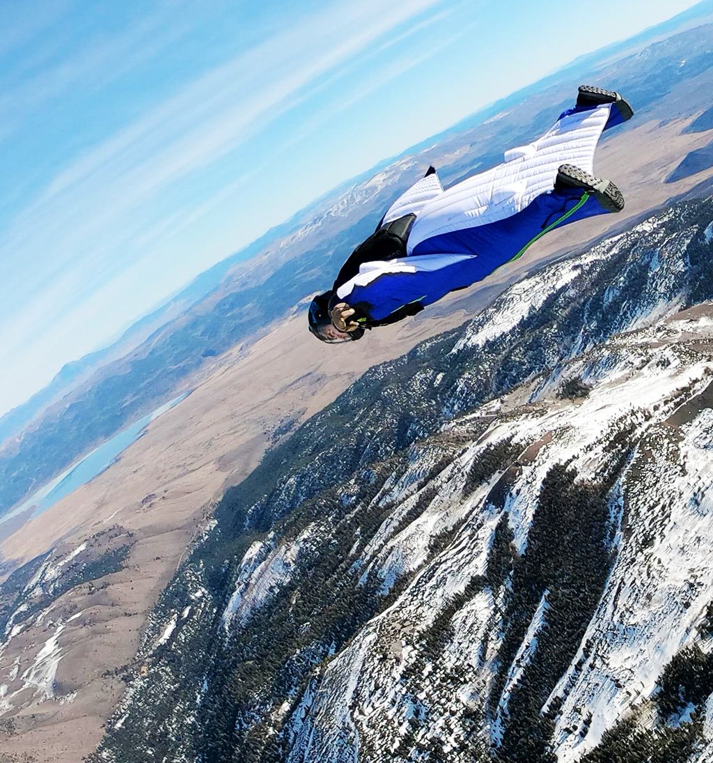 Wingsuit and Base Jumping Equipment: Swift 4 | Squirrel
