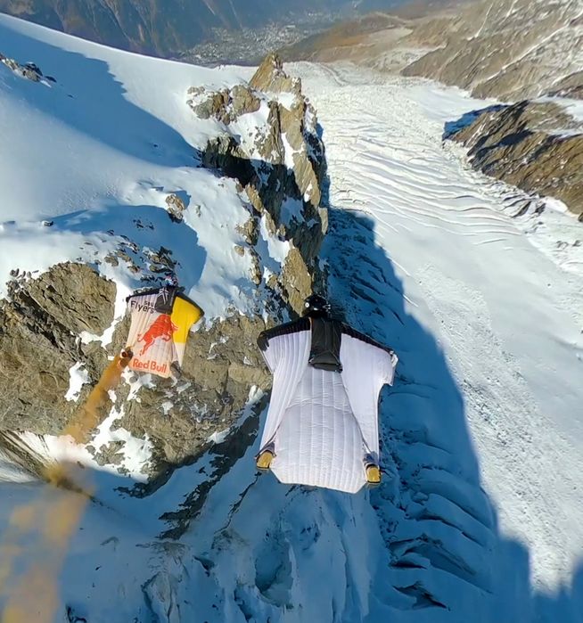 Wingsuit and Base Jumping Equipment: C-BASE | Squirrel