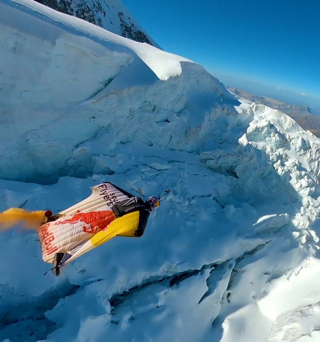 Wingsuit and Base Jumping Equipment: C-BASE | Squirrel