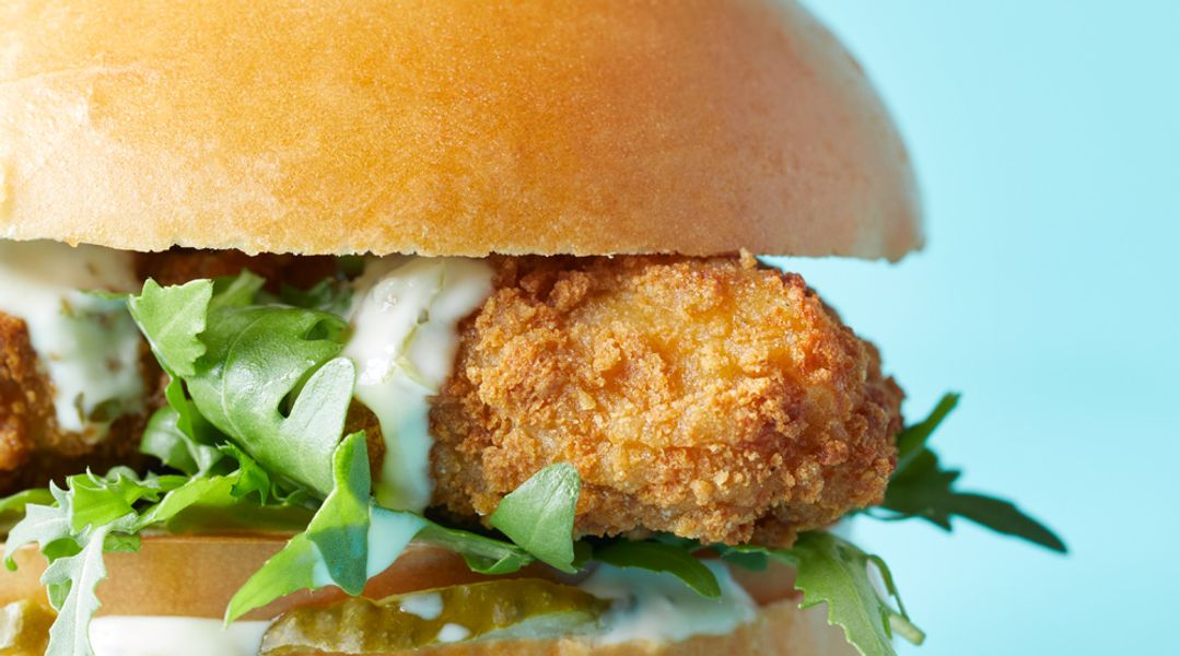 Classic Crispy GFC Burger - LEON