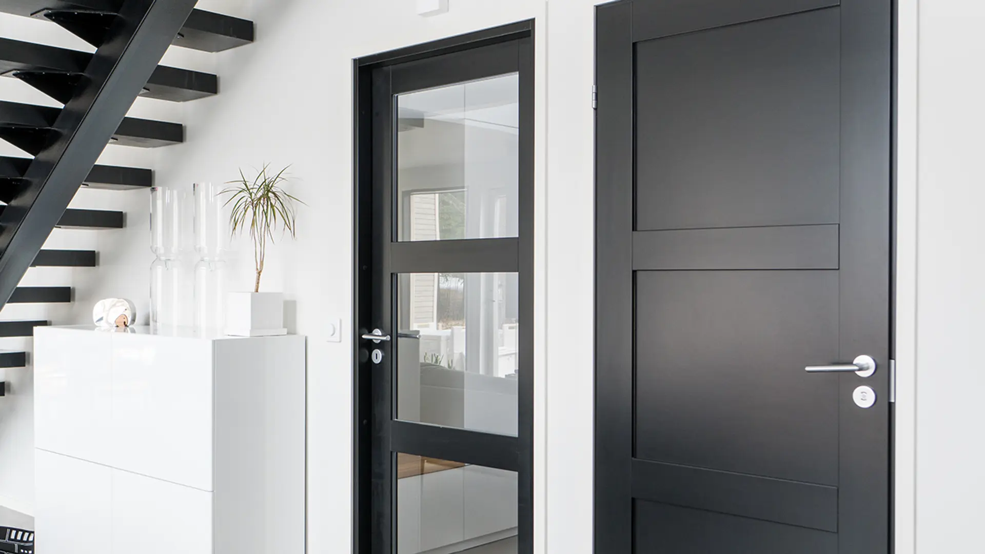 Vurderer du sorte innerdører? | XL BYGG