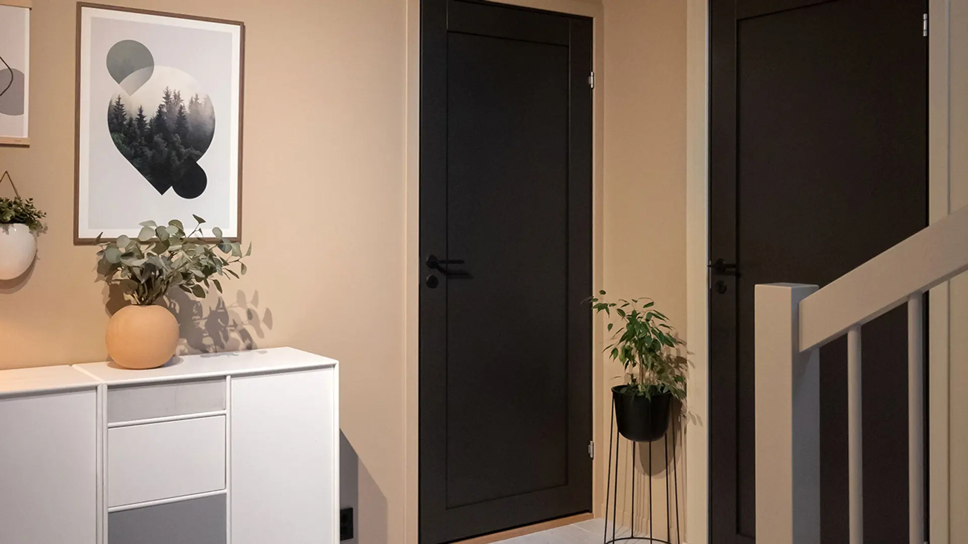 Vurderer du sorte innerdører? | XL BYGG