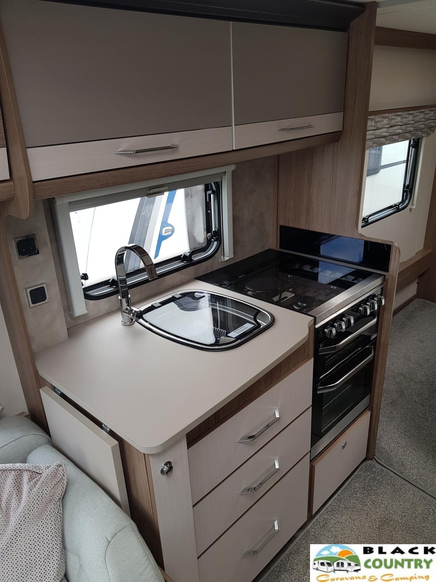 2020 Coachman VIP 575 - SOLD | Black Country Caravans & Camping