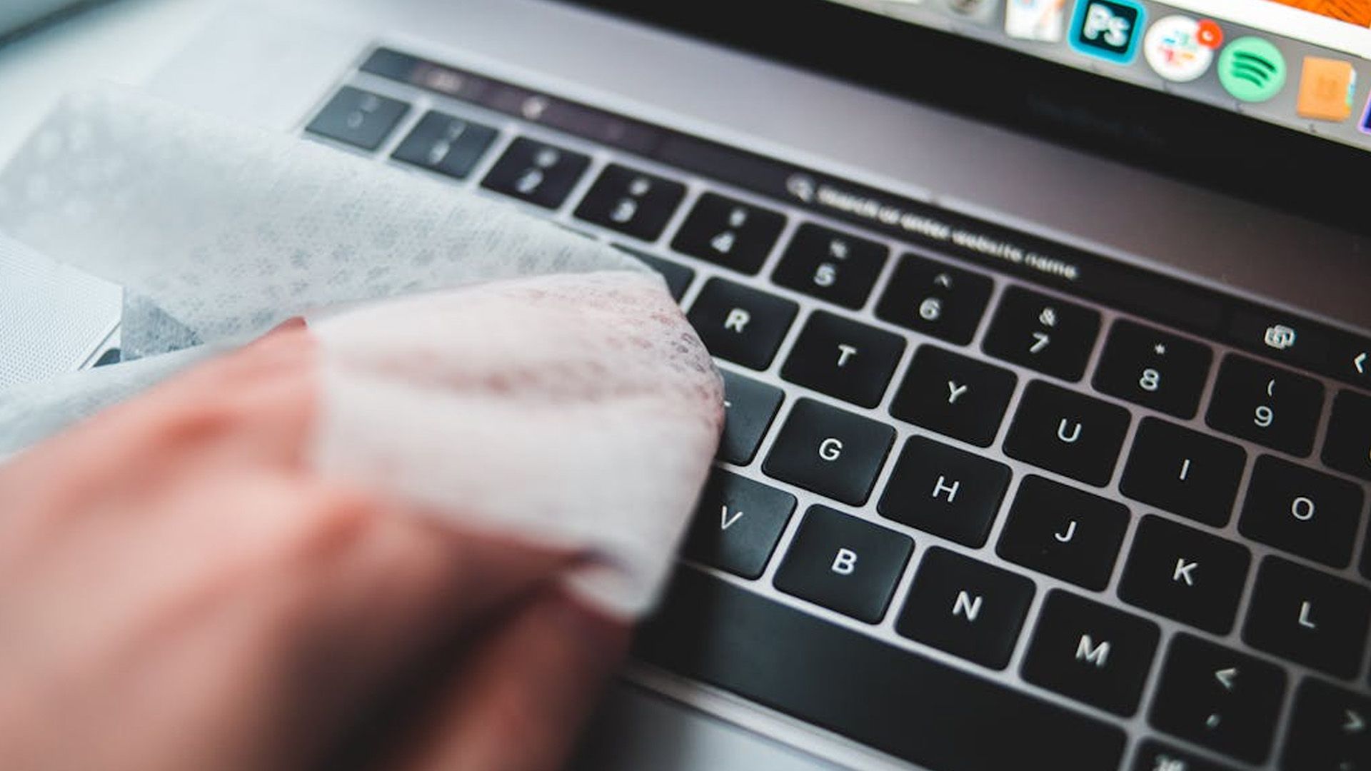 Experts Advise Cleaning Office Gear to Reduce Bacteria