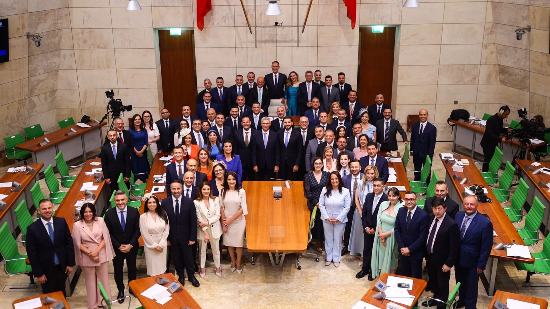 Elected Officials Pose for Photo at Parliament Reopening