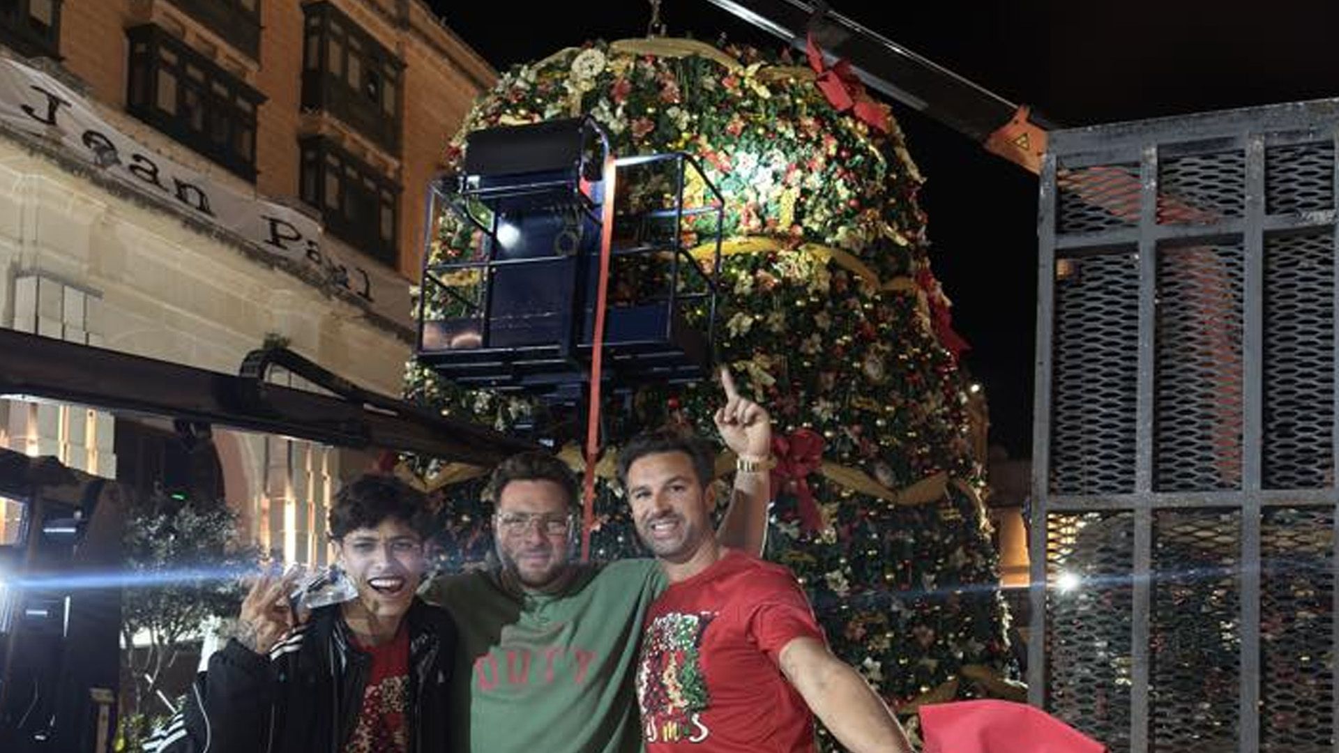 First Look: Henry Galea's Christmas Tree